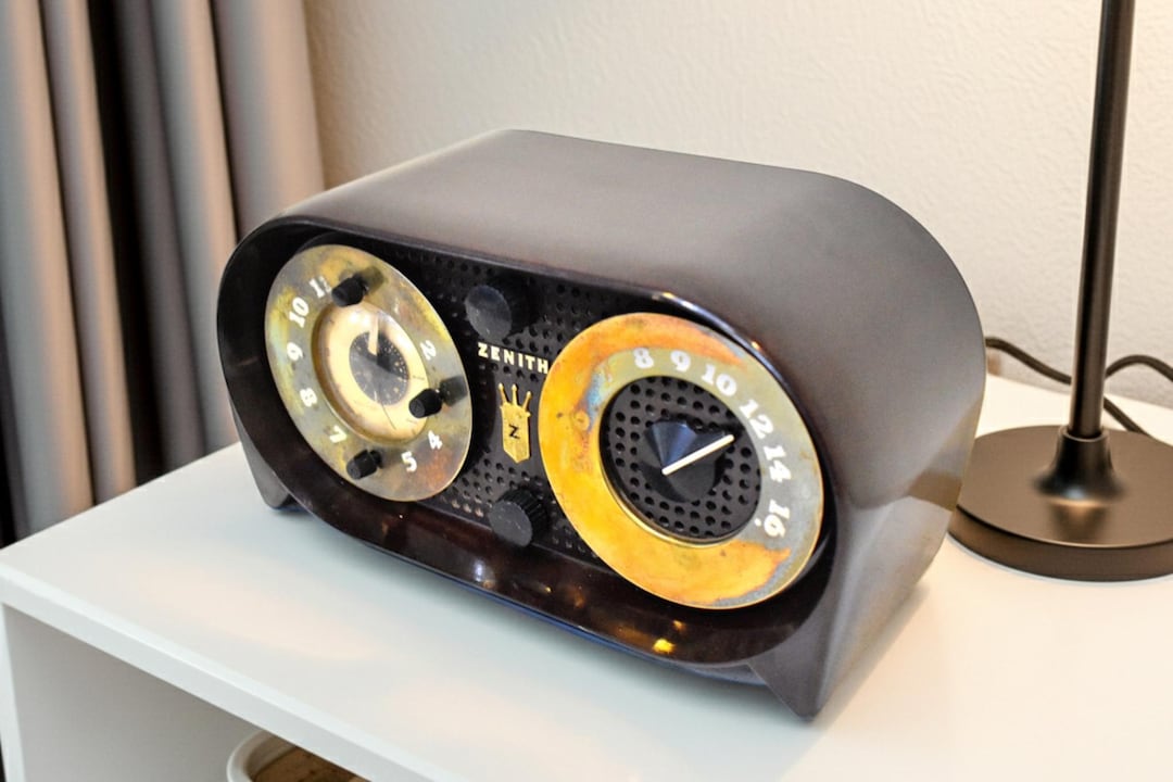 Espresso Brown Owl Eyes 1951 Zenith Model G516 AM Vacuum Tube Radio ...
