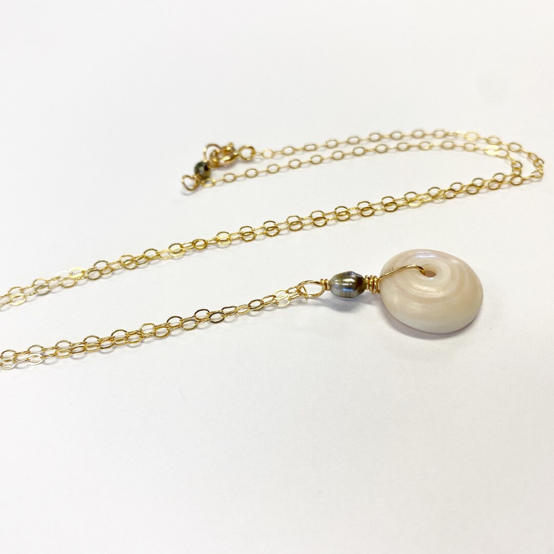 Kauai Puka Shell & Keshi Tahitian Pearl Necklace in 14k Gold Fill - Etsy