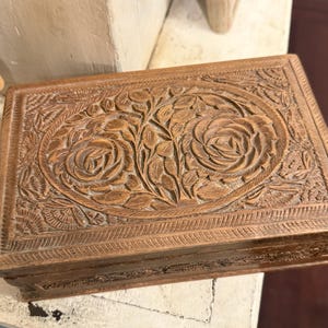 Vintage Hand Carved Wood Roses Box Secret Opening - Etsy