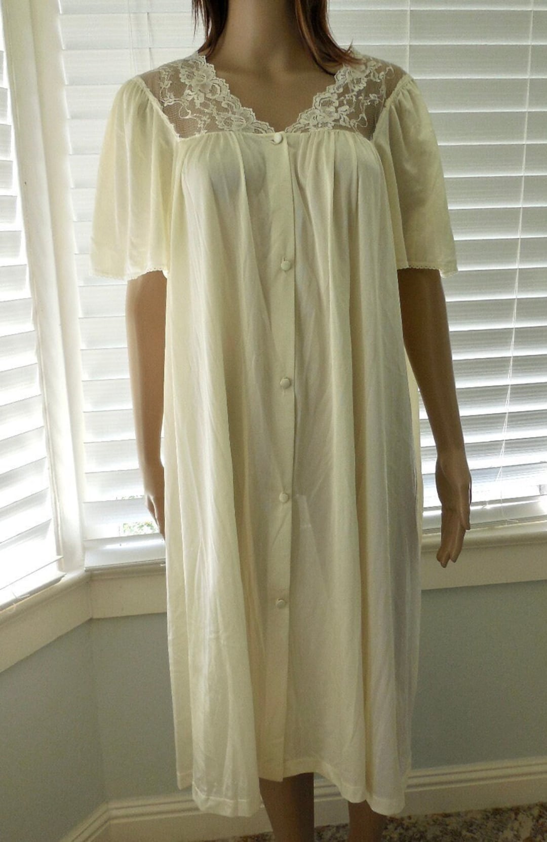 70s NYLON Housecoat VASSARETTE Women Robe Button up Robe Short Sleeve ...