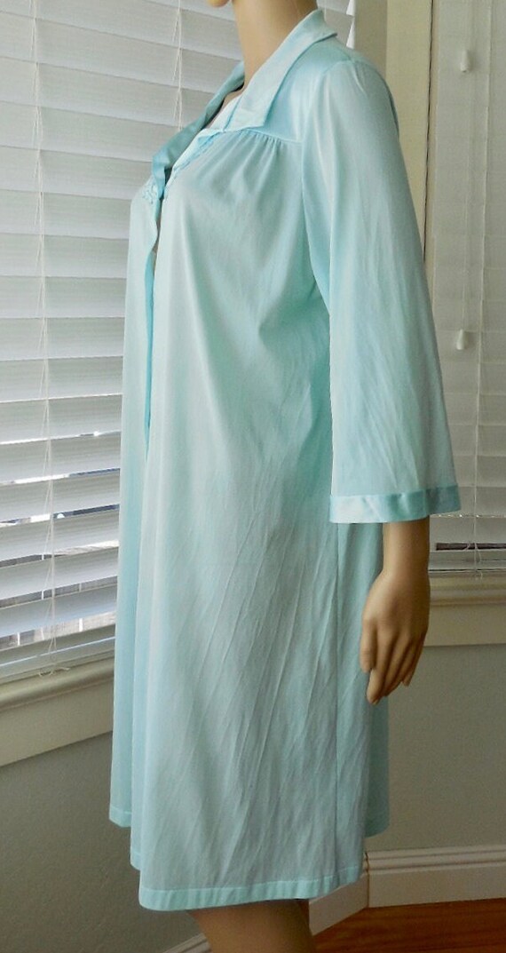 70s NYLON Housecoat VANITY FAIR Robe Button Up Robe M… - Gem