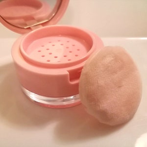 3gm / 0.10oz Portable Mini Pink Powder Box With Mirror and Power Puff ...