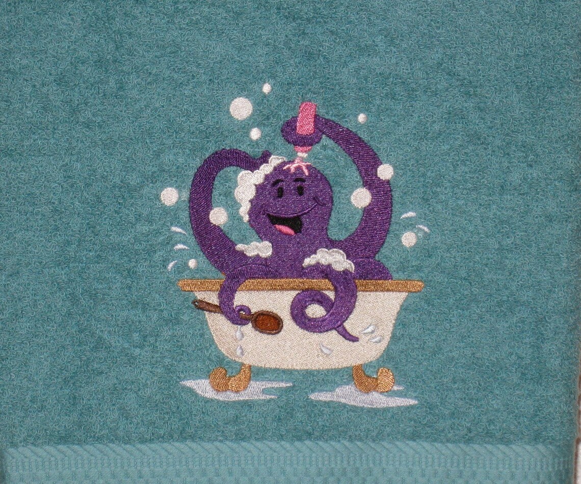BATHING OCTOPUS Bath Towel Colorful Octopus in a Bathtub - Etsy