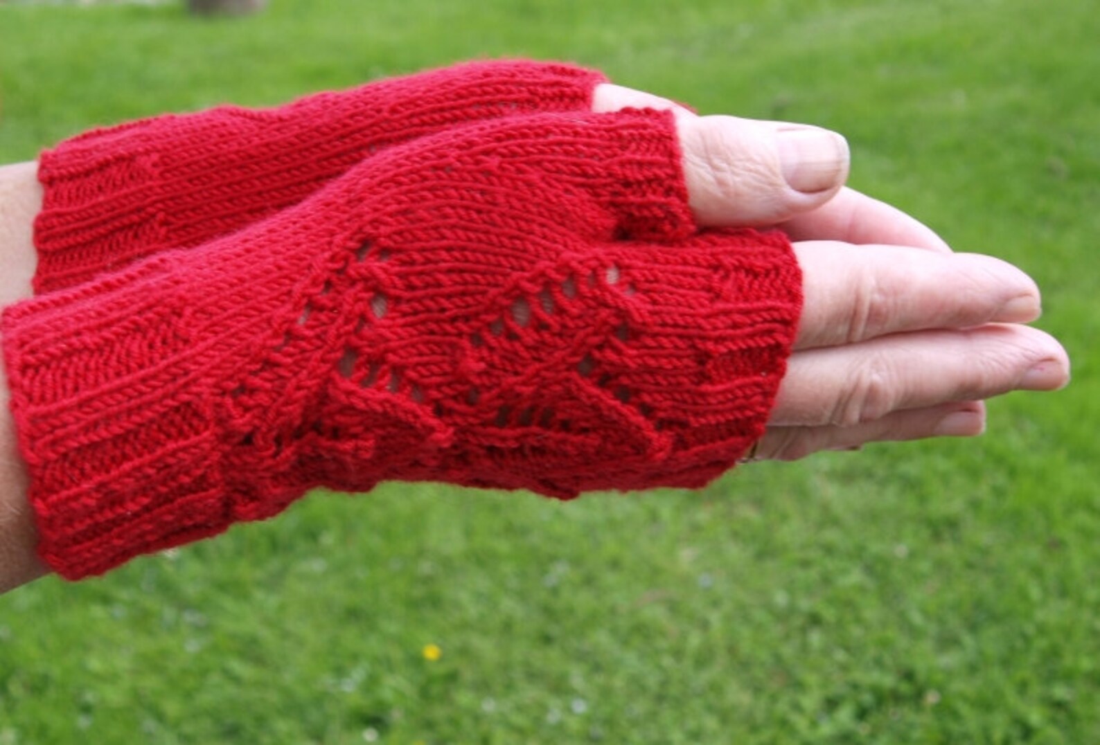 KNITTING PATTERN PDF Maple Leaves Mitts Lace Fingerless - Etsy