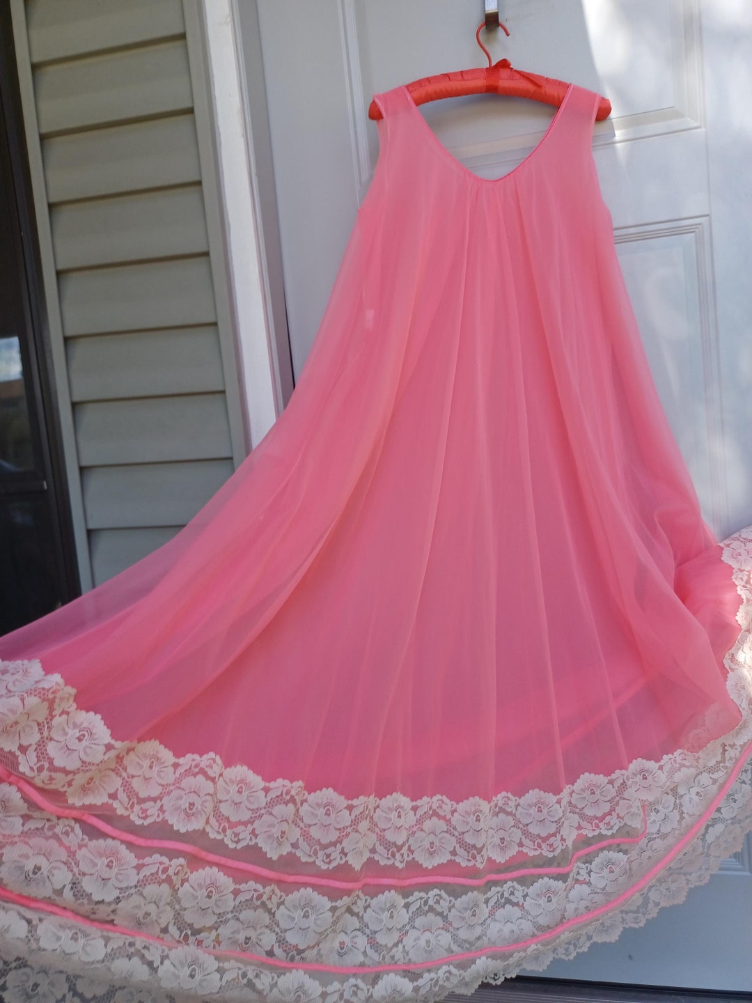 Vintage 1950s Stunning Bright Raspberry Pink Double Chiffon Wide Sweep ...