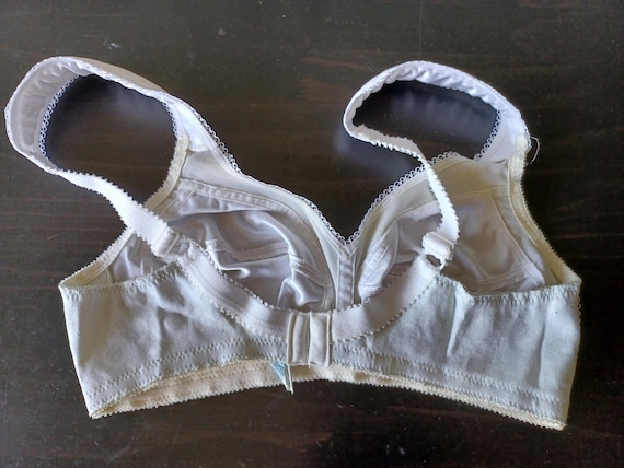 Vintage Playtex 18 Hour Bra White - Medium - Gem