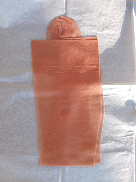Vintage 1950s 60s red-tan sheer seamless nylon stocki… - Gem