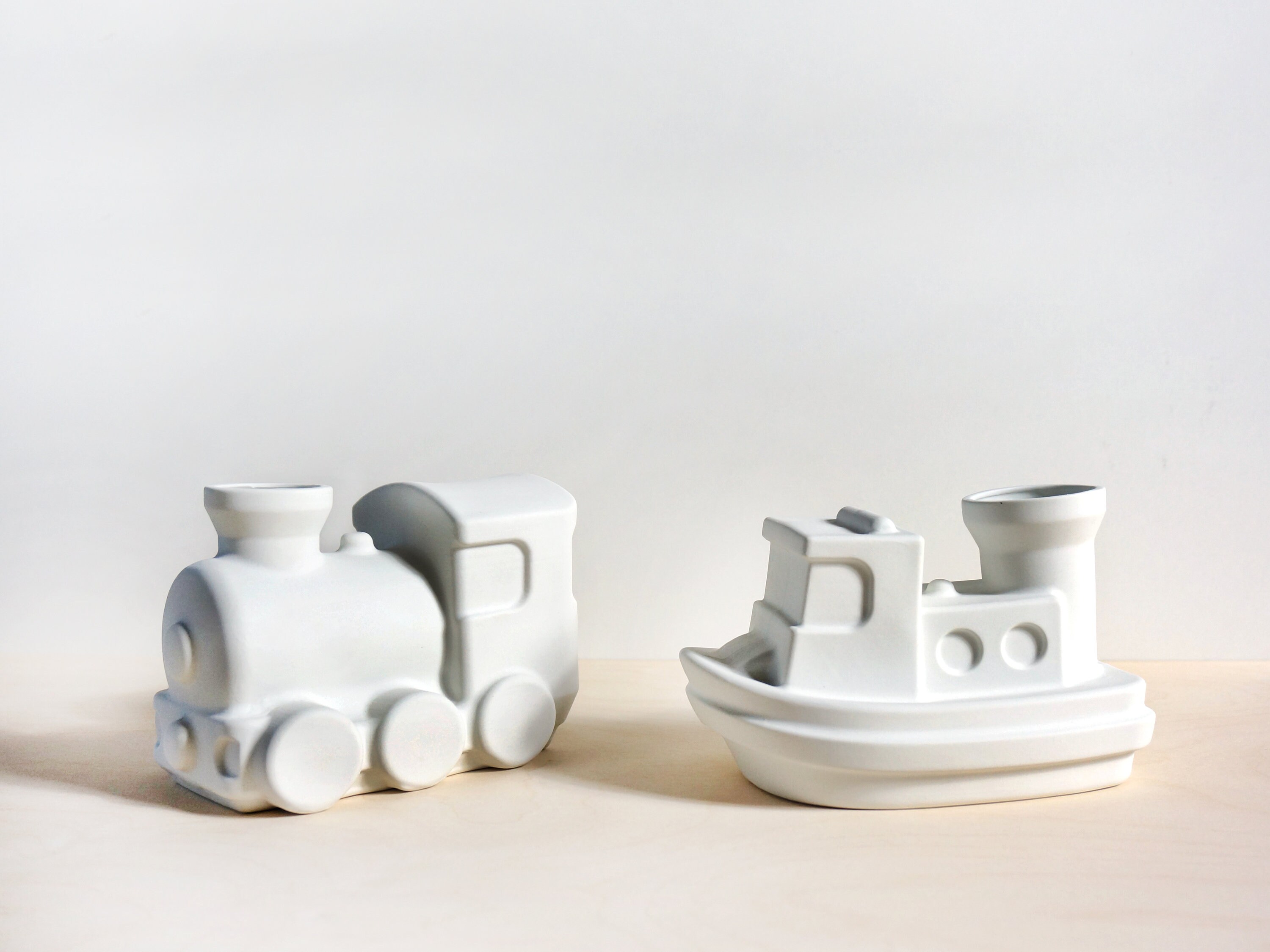 Steamy Train Humidifier - Matte White Porcelain Train - Decoration on ...