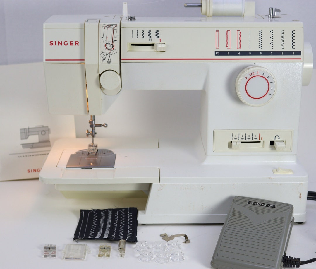 Vintage Singer Zigzag Sewing Machine Model 9015 With Accessories and ...