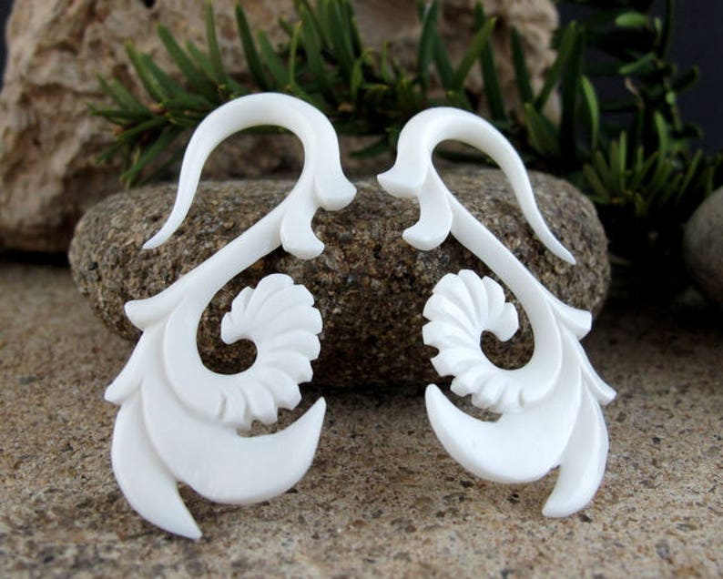 One Pair of 6g-4mm Tribal Ear Gauge carved Buffalo Bone - Etsy