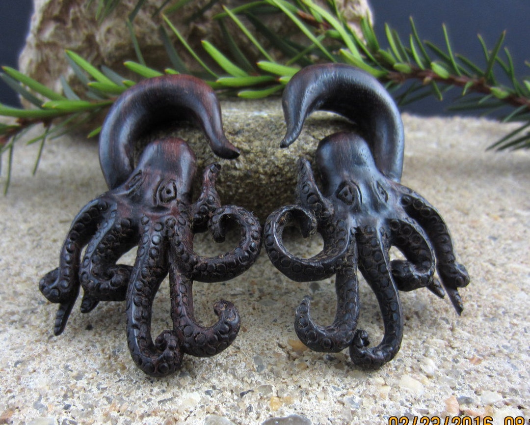 One Pair of 4G- 5 Mm Hand Carved Octopus , Sabo Wood Ear Gauge, Tribal ...
