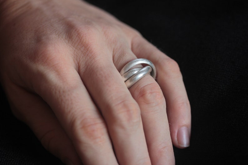 Handmade 3 Intertwined Rings in Thai Silver R0019 - Etsy