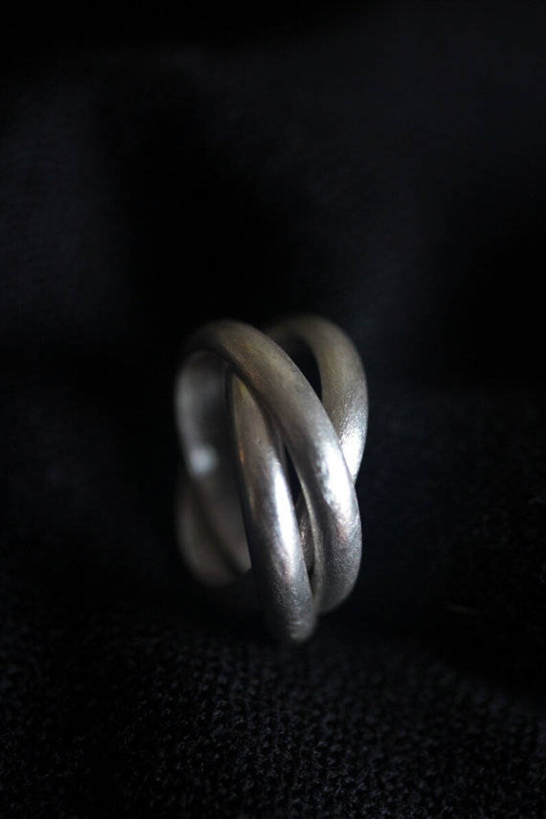 Handmade 3 Intertwined Rings in Thai Silver R0019 - Etsy
