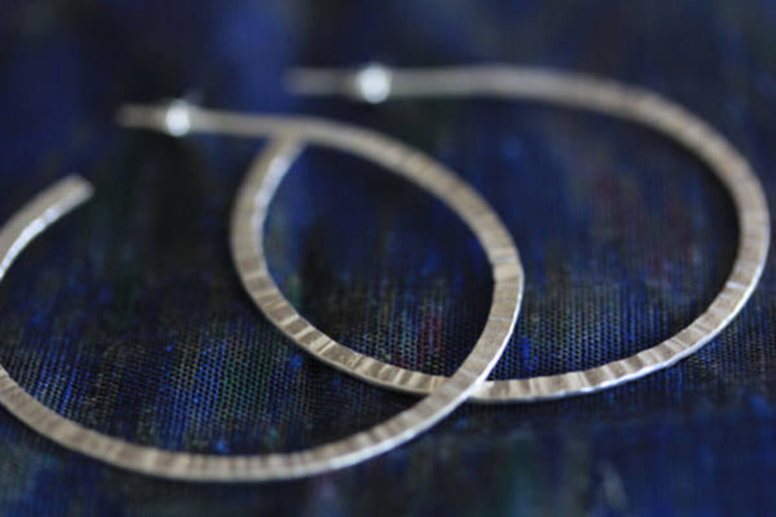 Handmade Loop Earrings in Hammered Silver Wire E0112 - Etsy