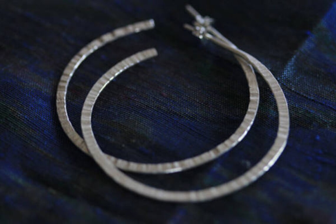 Handmade Loop Earrings in Hammered Silver Wire E0112 - Etsy