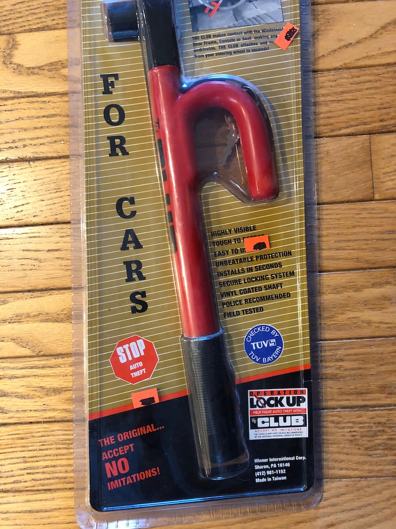 The CLUB Steering Wheel Lock Red - Model 1000 - 2 Keys - New in Package ...