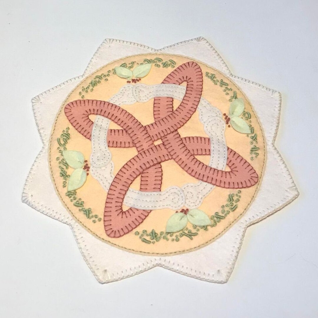 Celtic Knot Applique Pattern: Wool Candle Mat Sewing (PDF Pattern) - Etsy