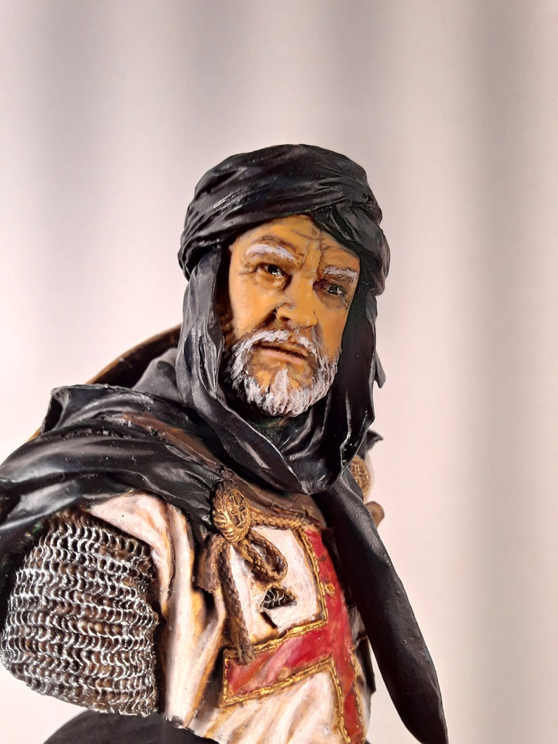 Templar Knight 1/10 Resin Bust Hand Painted Young Miniature - Etsy