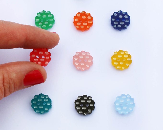 Colourful 12mm Scalloped Buttons - 6 Pack Pretty Spotted Buttons - Cute ...