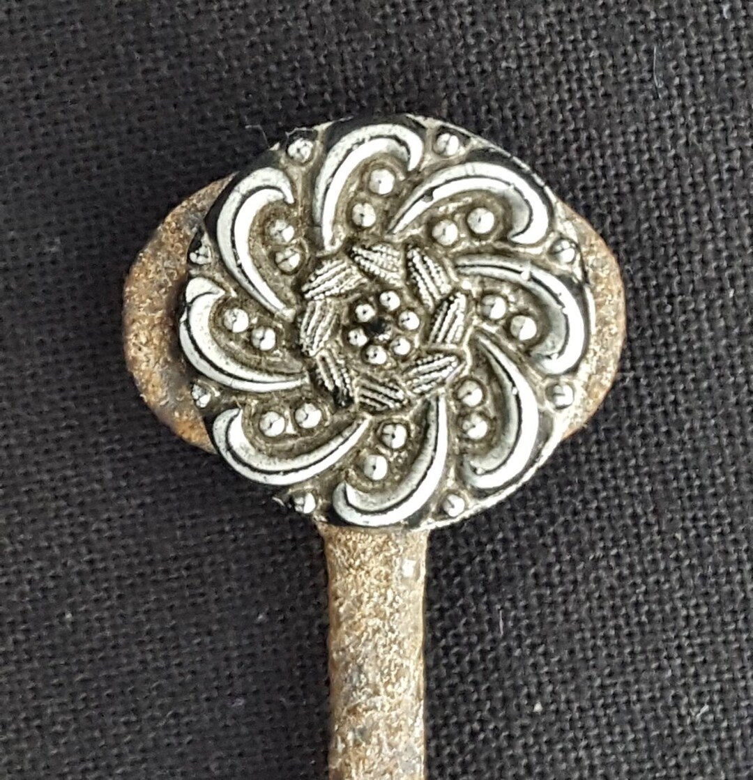 Vintage Skeleton Key/vintage Button Magnet/vintage Skeleton - Etsy