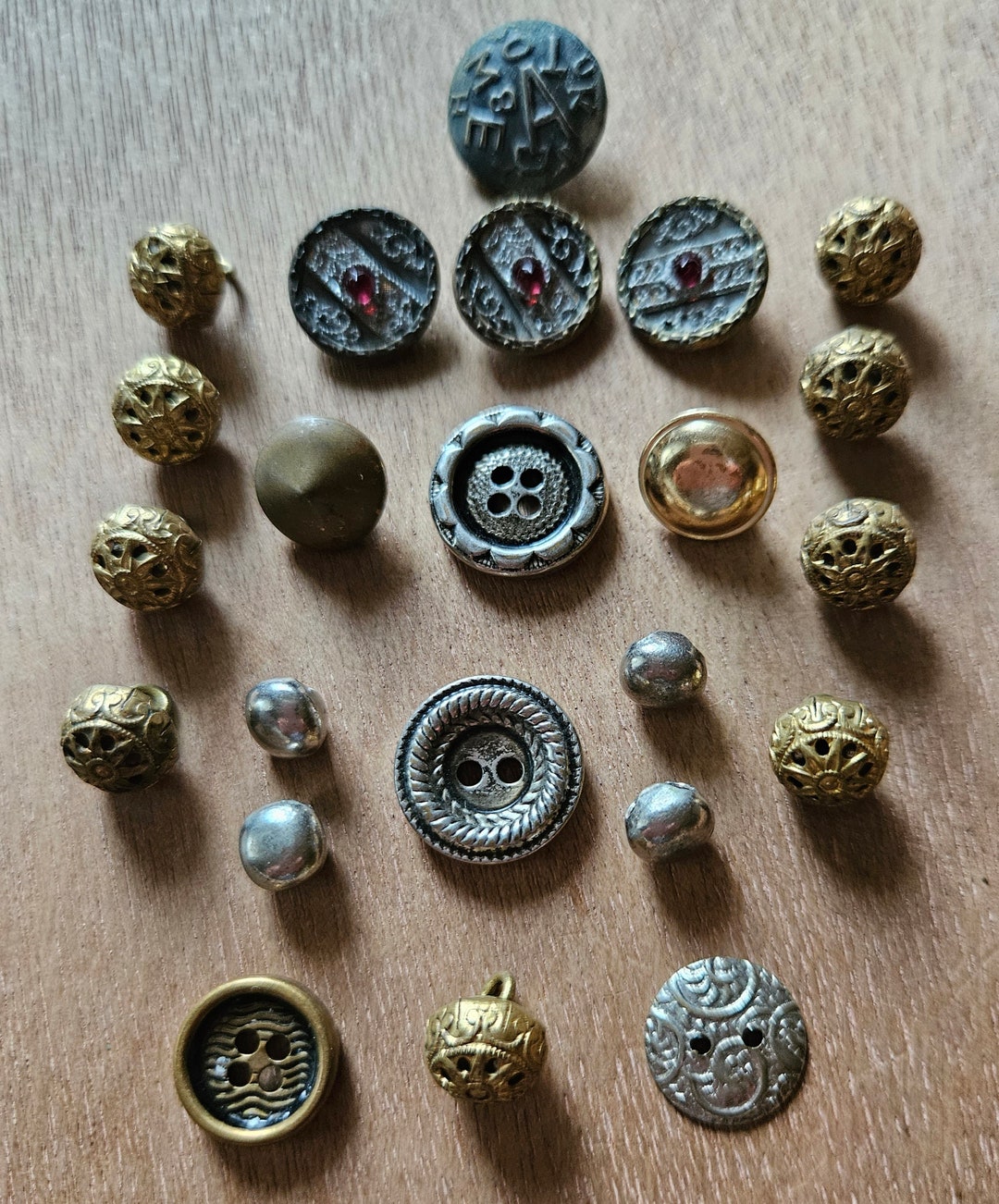 Vintage Metal Button Collection/vintage Diminutive Metal Buttons/gold ...