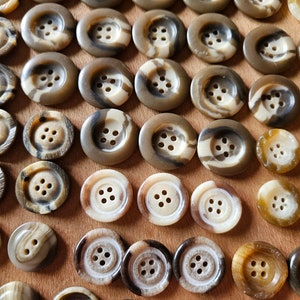 Vintage Molted Plastic Coat Buttons/vintage Brown Tan Coat Buttons ...