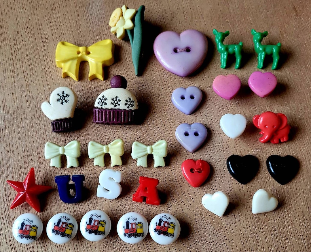 Vintage Realistic Buttons/vintage Novelty Buttons/vintage Figurative ...