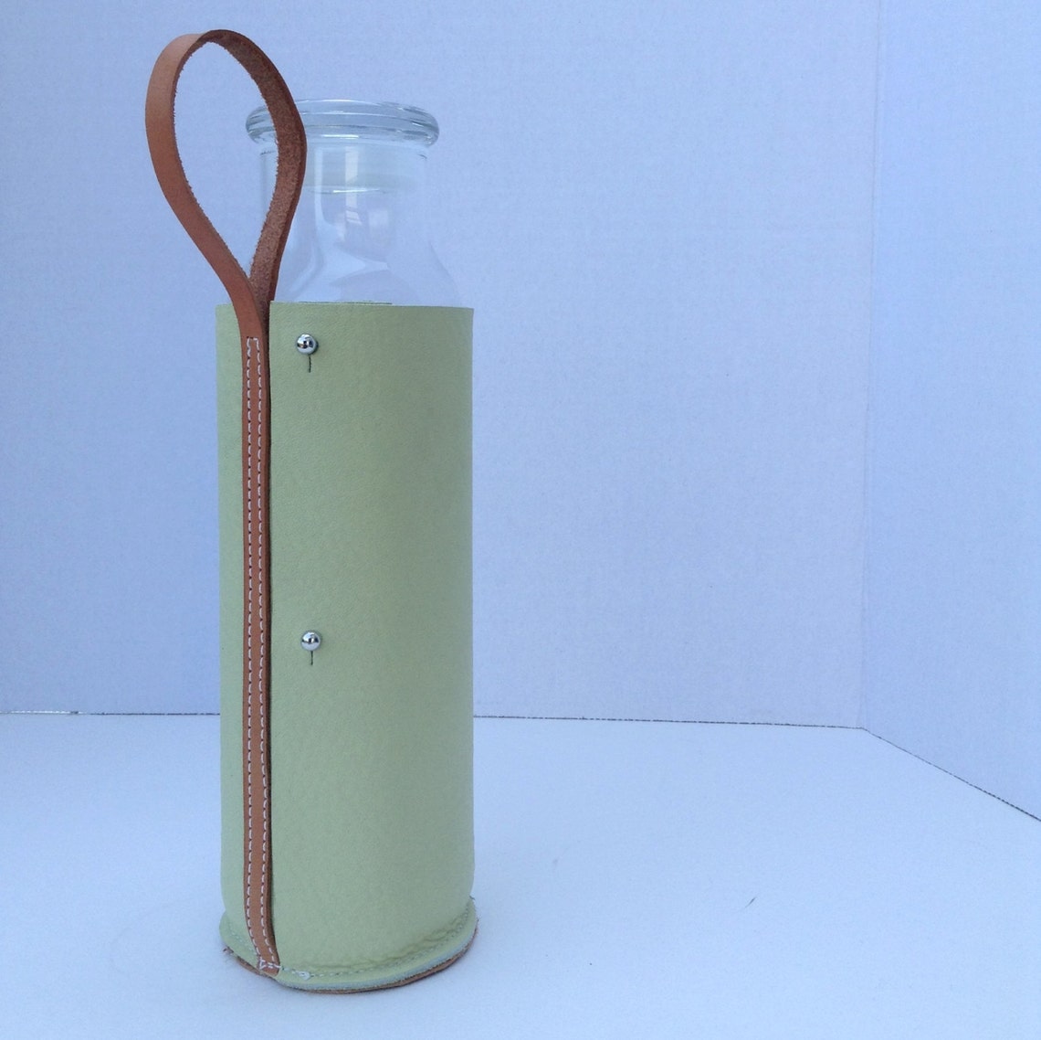 Modern Glass Water Bottle With Handmade Leather Wrap Will Motivate You ...