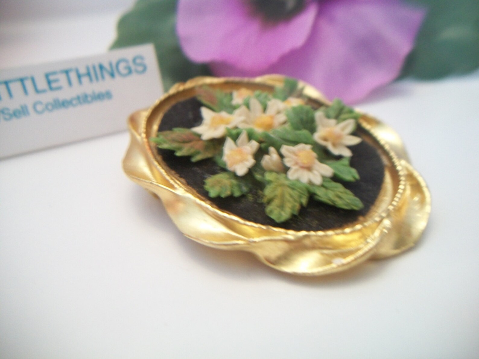 SALE Vintage Oval Floral Brooch Pin Daisy for Her Spring - Etsy