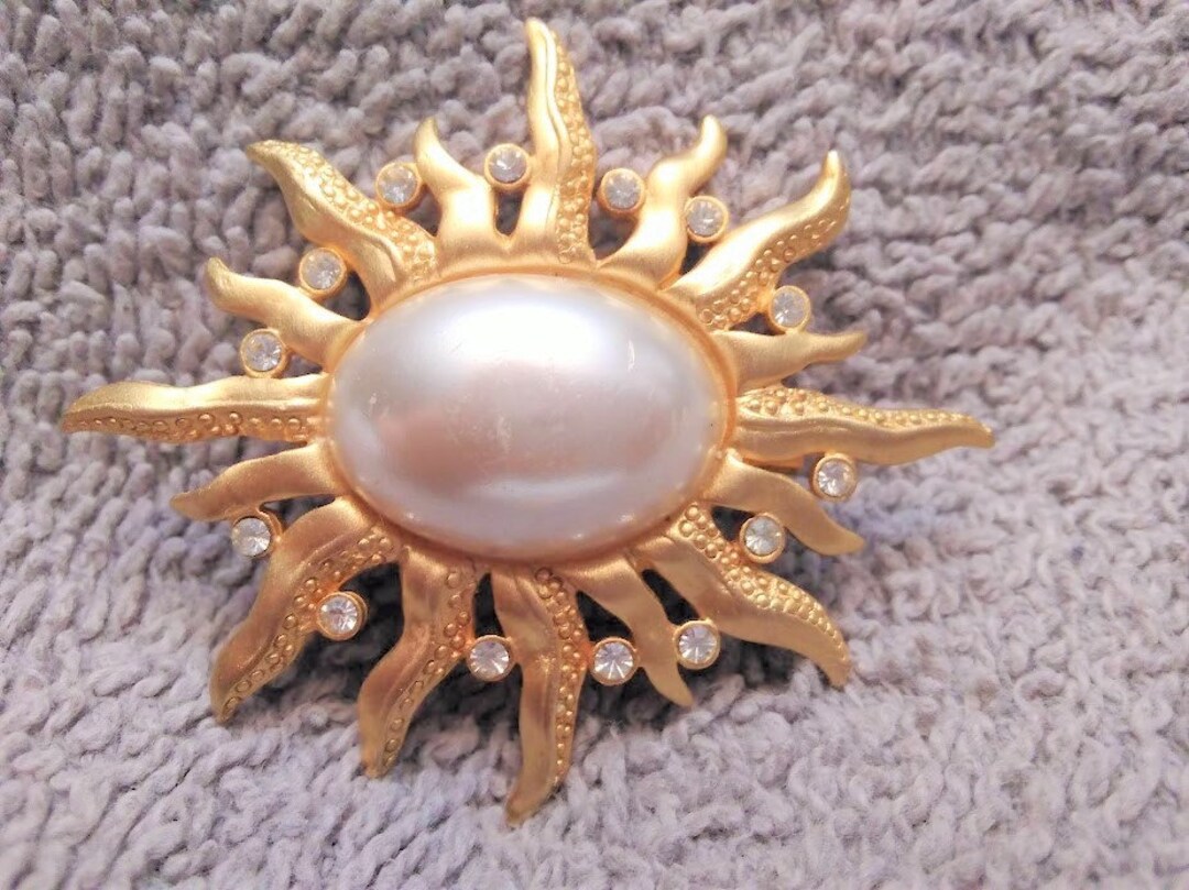 Vintage Signed JJ Atomic Starburst Brooch Pin Faux Cabochon Etsy vintage-signed-jj-atomic-starburst-brooch-pin-faux-cabochon-etsy