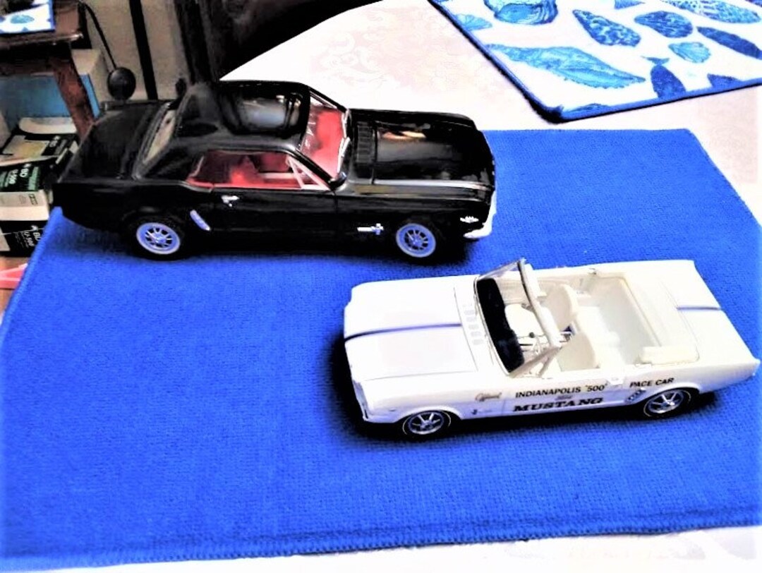 Pair of 1964 1/2 Ford Mustang Model Kit Car Indi 500 Pace Car ...