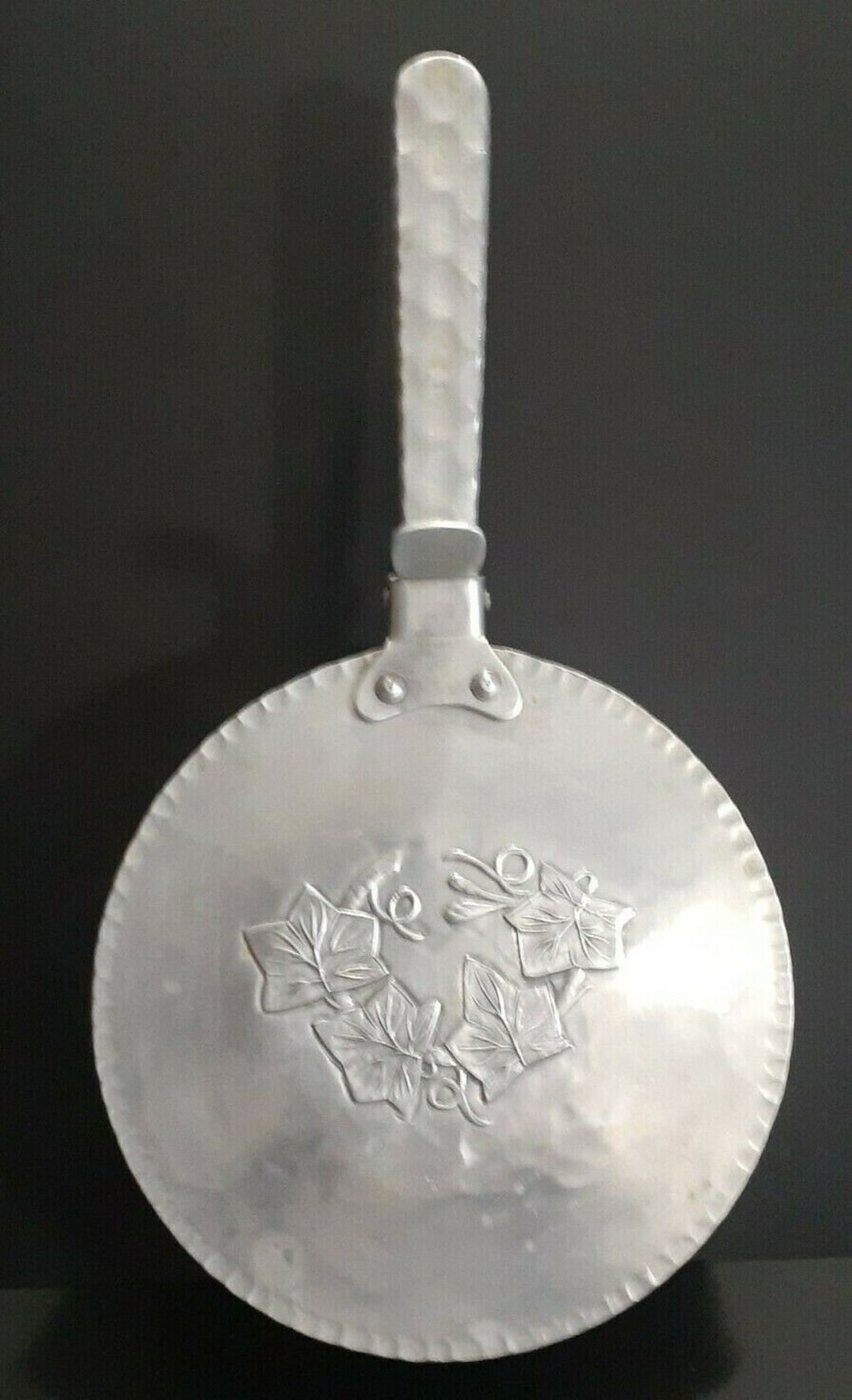 Vintage Hand Forged Everlast Hammered Aluminum Ivy Design Silent Butler ...