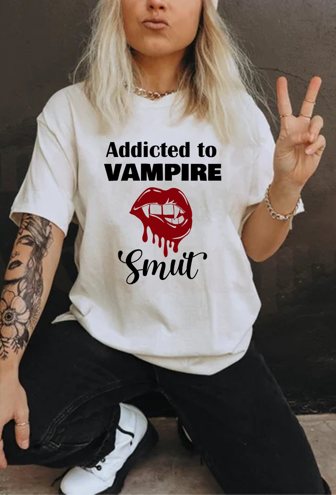 Addicted to Vampire Smut T-shirt - Etsy