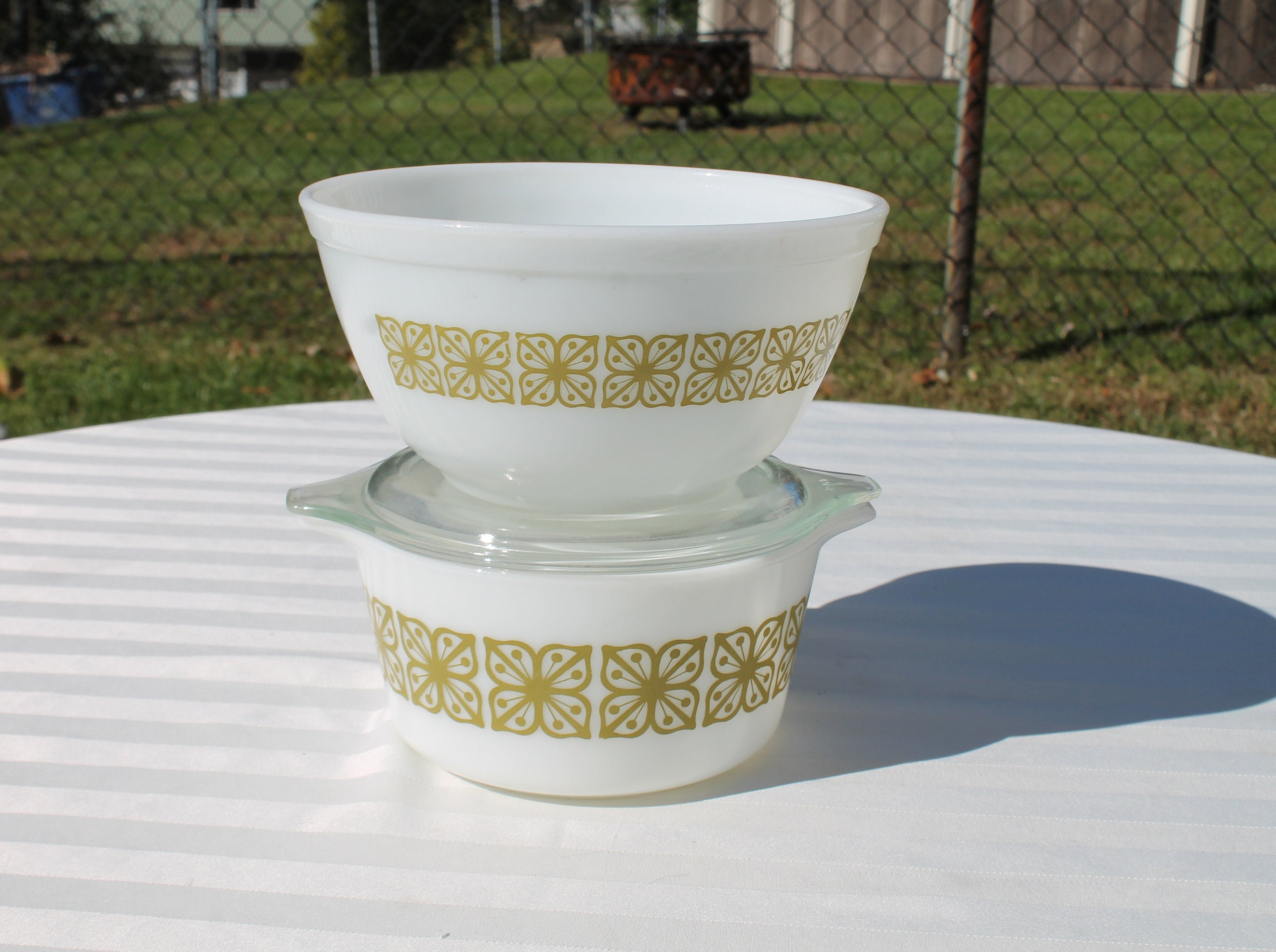 Pyrex Covered Casserole Dish473 and Small 402 Mixing Bowl | Etsy