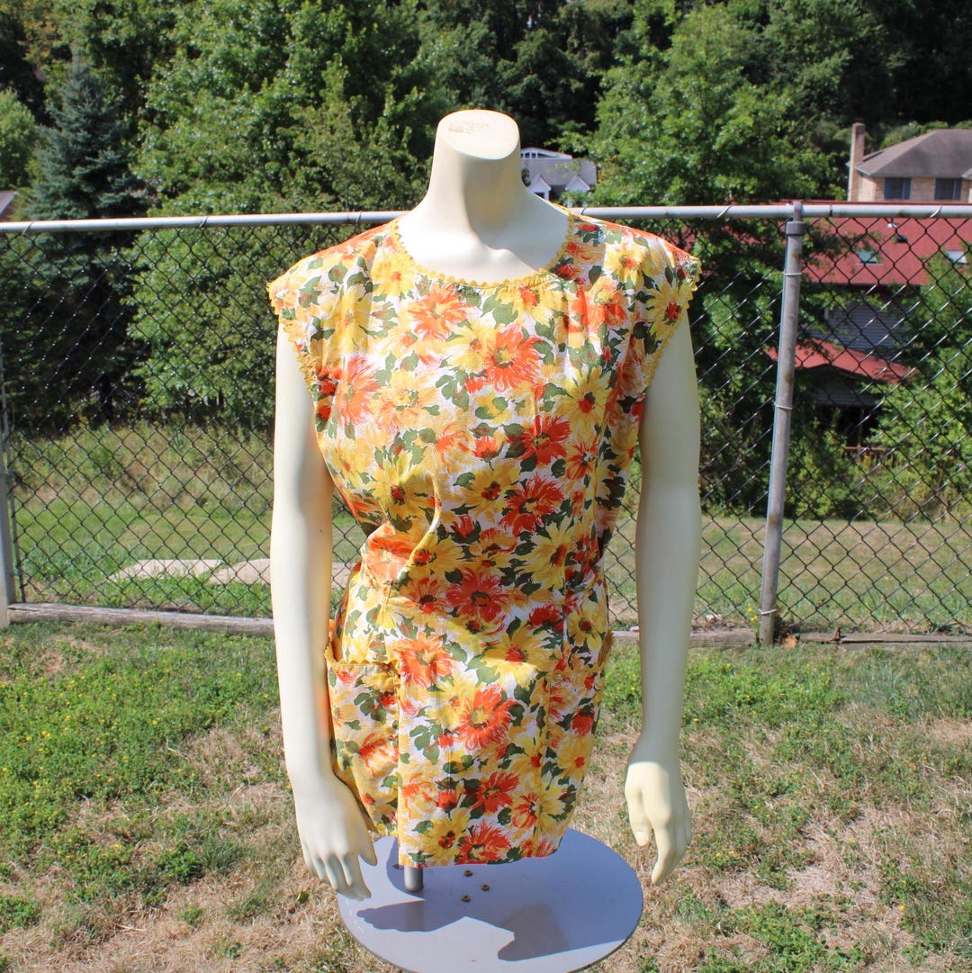 Cobbler Apron With 2 Large Pocket in Bright and Bold Flower Pattern ...