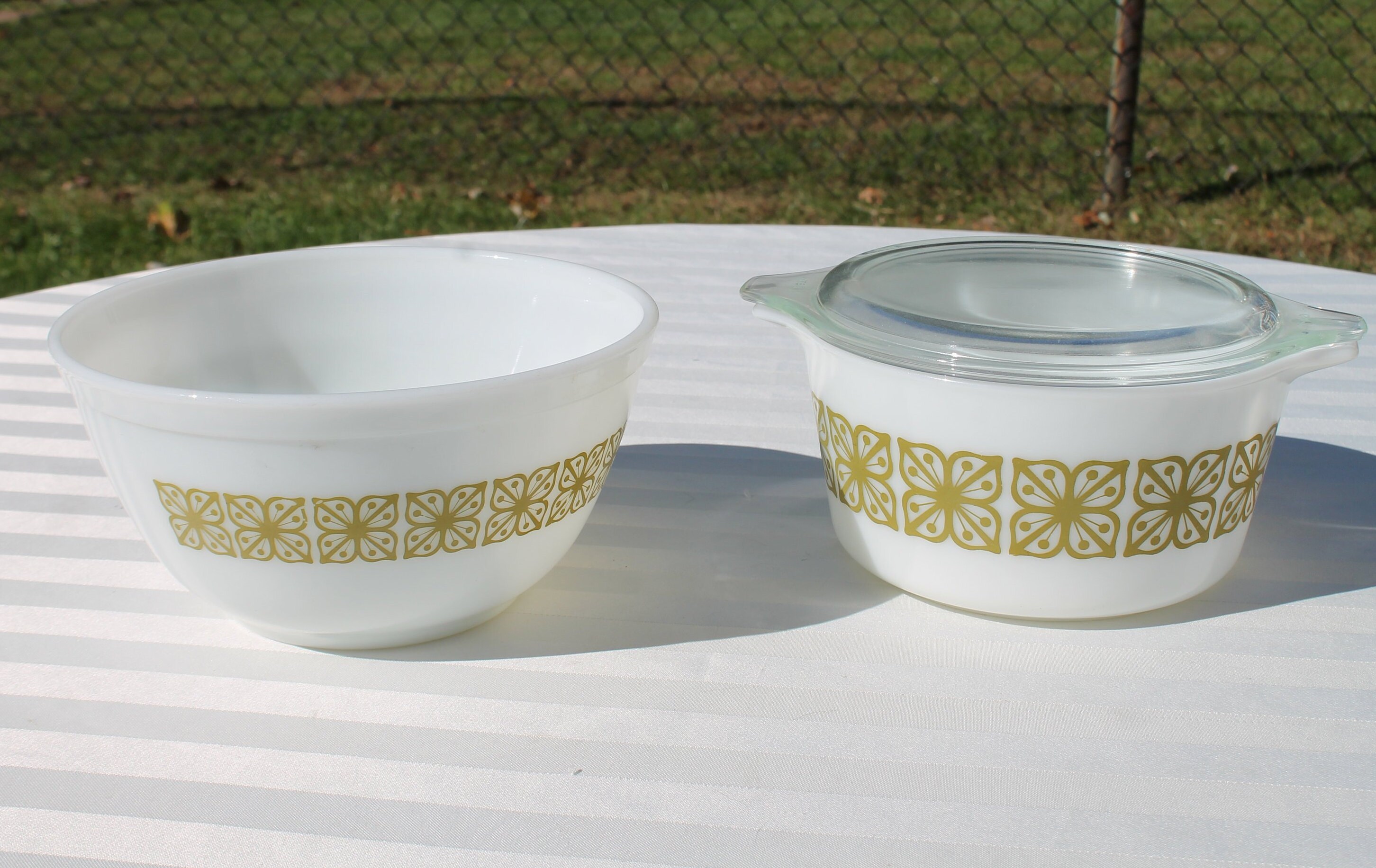 Pyrex Covered Casserole Dish473 and Small 402 Mixing Bowl | Etsy