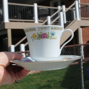 Liling China, Yung Shen in the Ling Rose Pattern China - 15 Pieces of ...