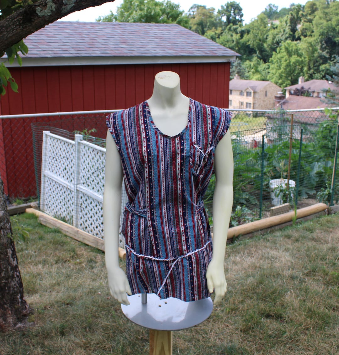 Cobbler Apron With Pockets in a Floral Striped Pattern - Smock Apron ...