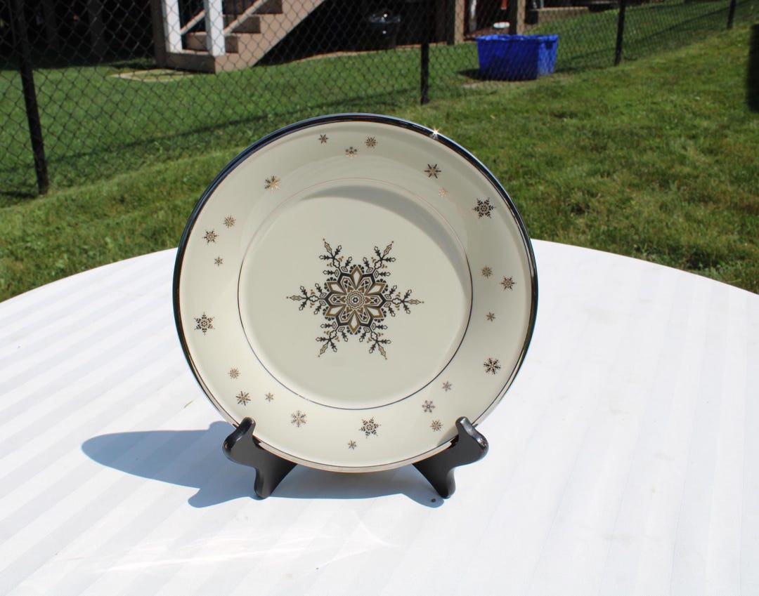 Lenox Dimension Collection Plate - Solitaire Christmas - Silver and ...