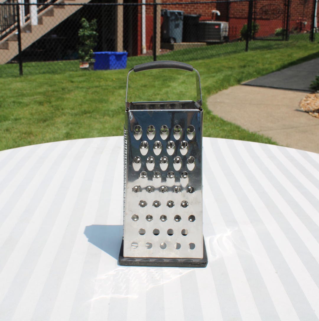 Classic Box Grater With Rubber Handle and Base - Kitchen Grater ...