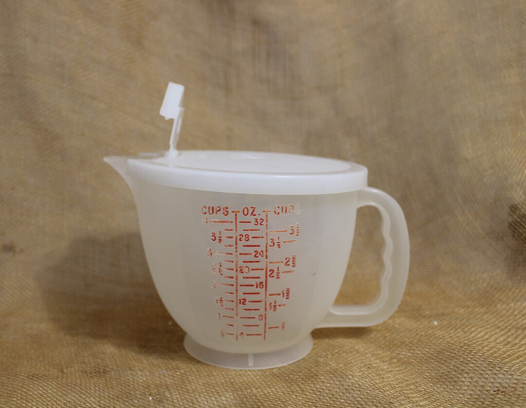 Tupperware Four Cup Measure Cup With Pour Spout Lid - Mix and Store ...