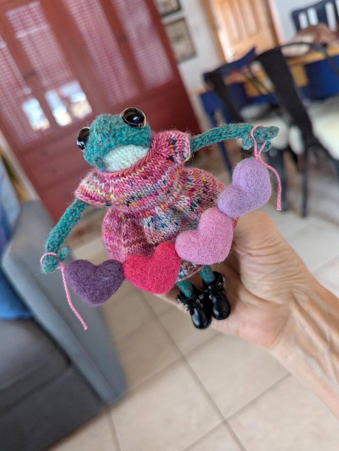 One-of-a-kind Handknit Posable Frog Holding a Needle-felted Heart ...