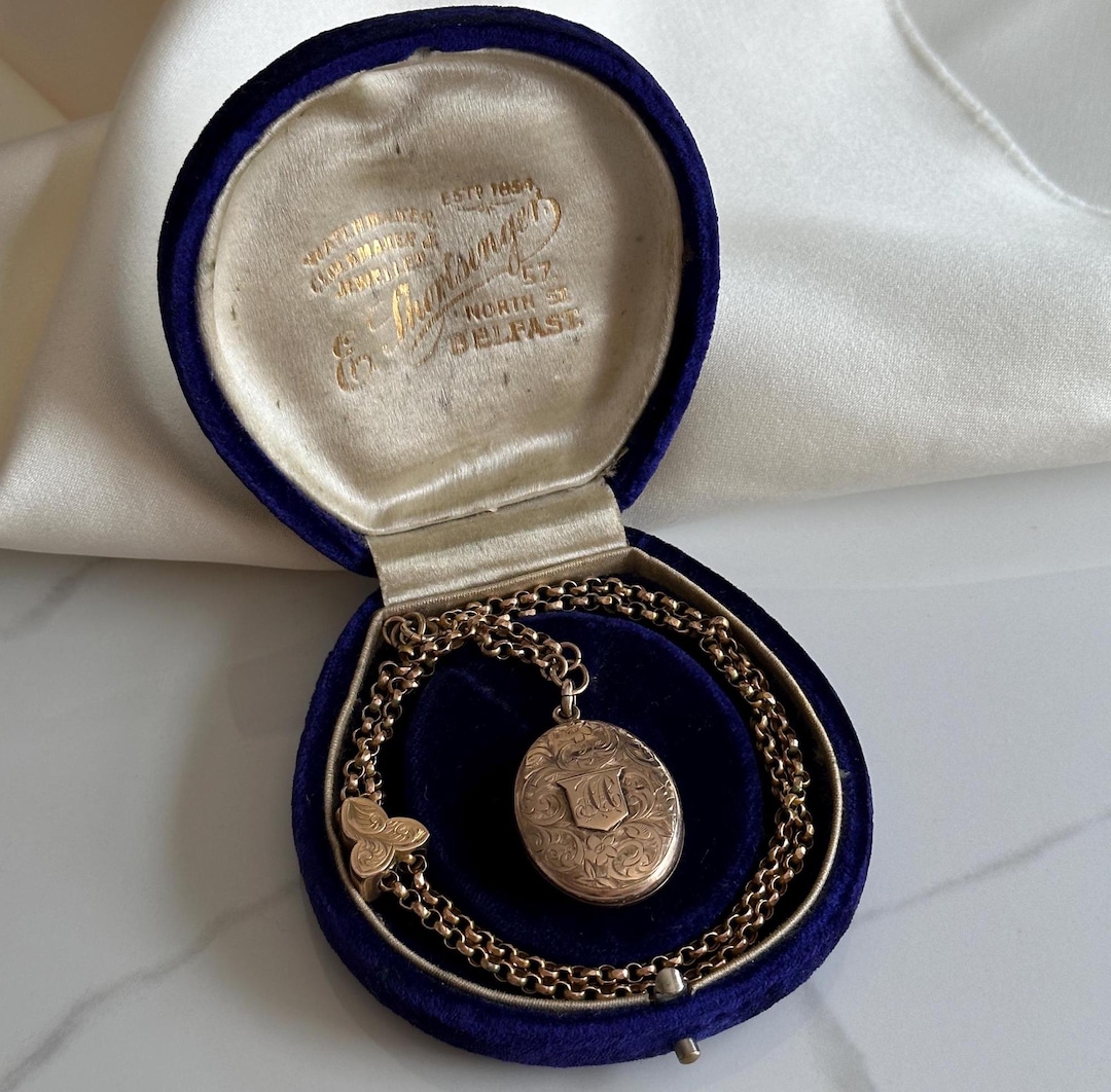 Antique Gold Locket With Engraved Letter 'M', Curly Floral Design Oval ...