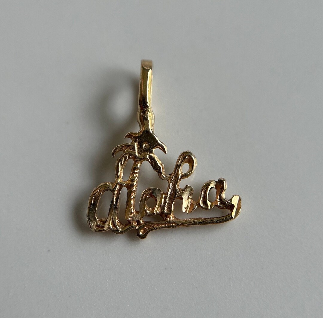 10KT Hawaii Aloha Charm, Travelling Souvenir Pendant, Etched Gold ...