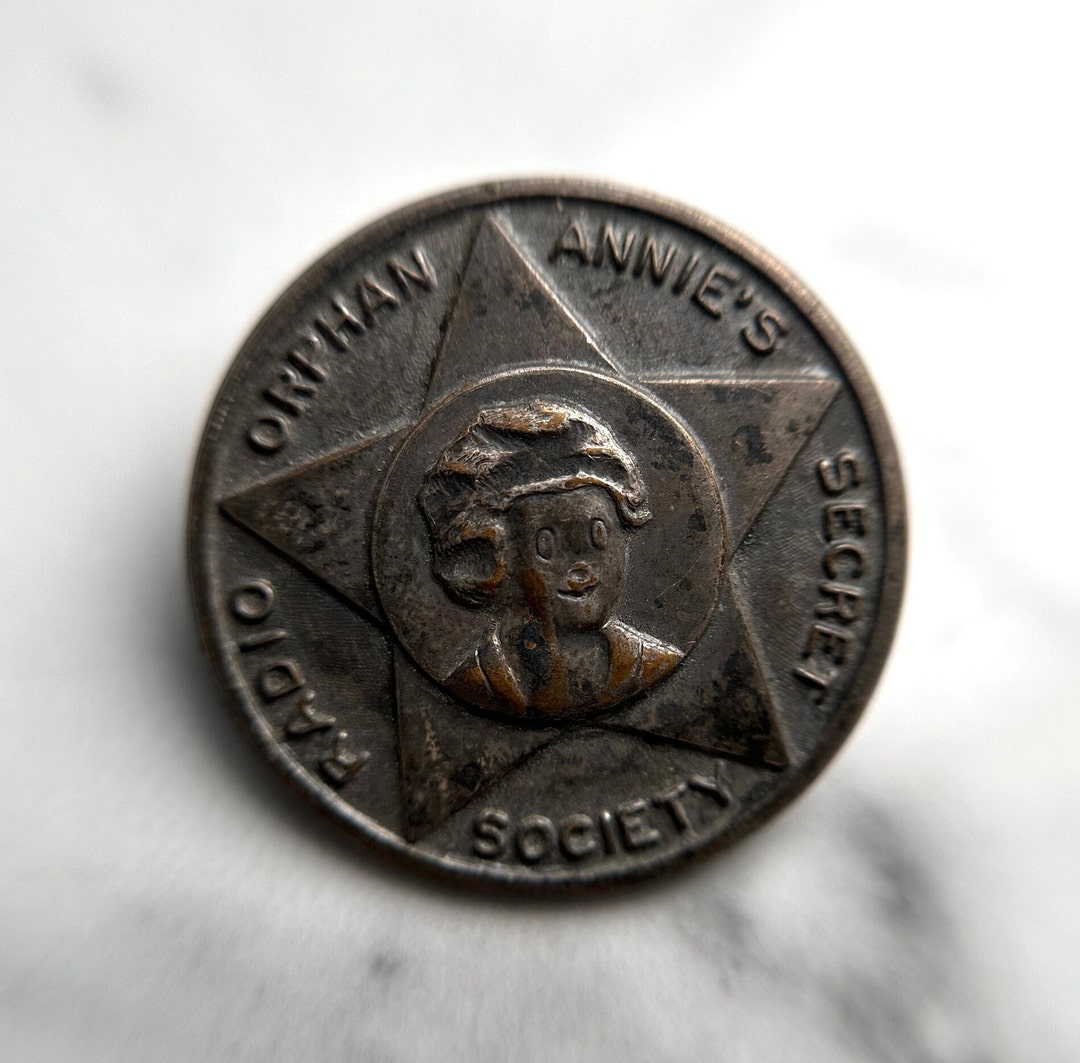 Vintage 1940s Little ORPHAN ANNIE Radio Secret Society Pin, #1 Brass ...