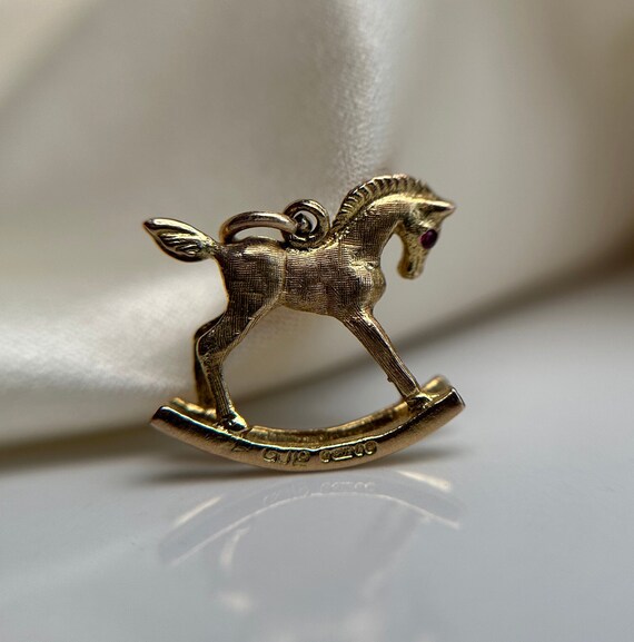 9ct gold charm horse - Gem