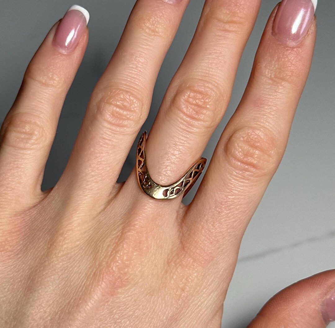 10KT U Shaped Ring, Vadungila - Vanki Ring, Wavy Cutout Yellow Gold ...