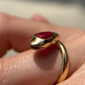 Estate 18KT Gold Snake Ring, Synthetic Red Gemstone Head and Eyes Snake ...