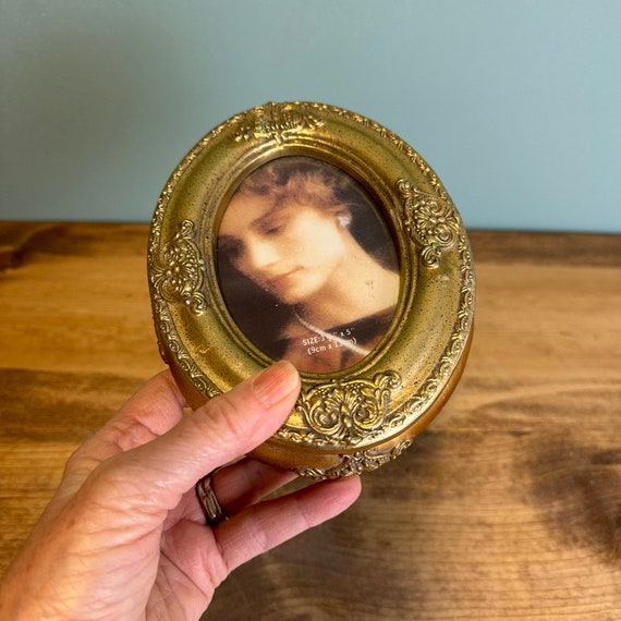 Vintage Gold Ornate Trinket Box with Photo Frame - Gem