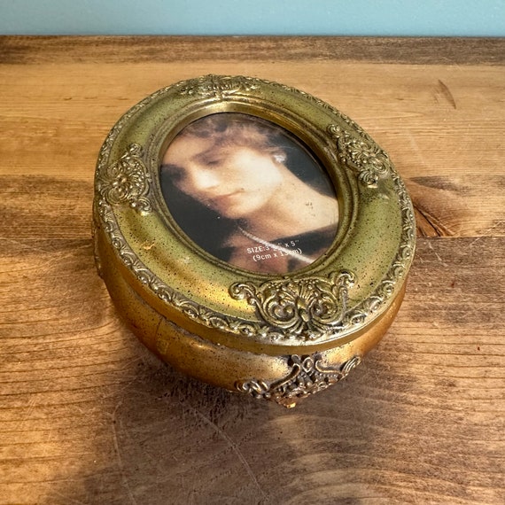 Vintage Gold Ornate Trinket Box with Photo Frame - Gem